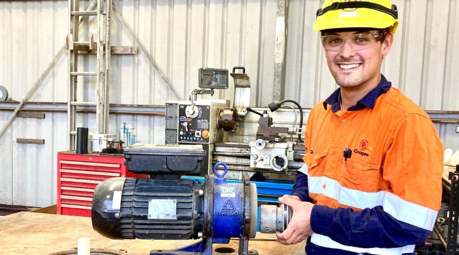 How to Become a Fitter and Turner in Australia