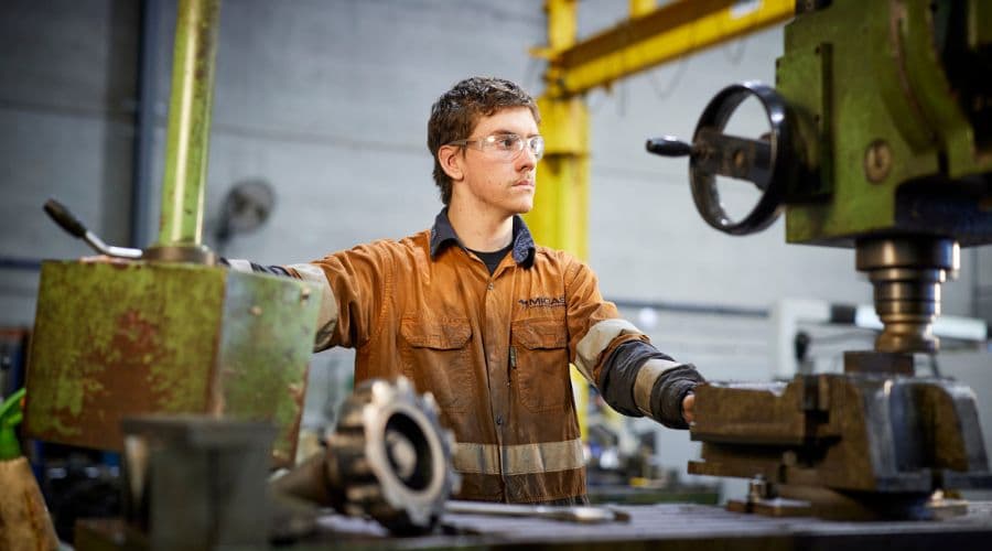 What Kinds of Mechanical Engineering Apprenticeships Are There?